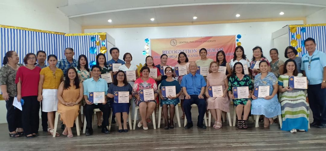 25 faculty members receive Incentive and Professorial Chair Awards ...